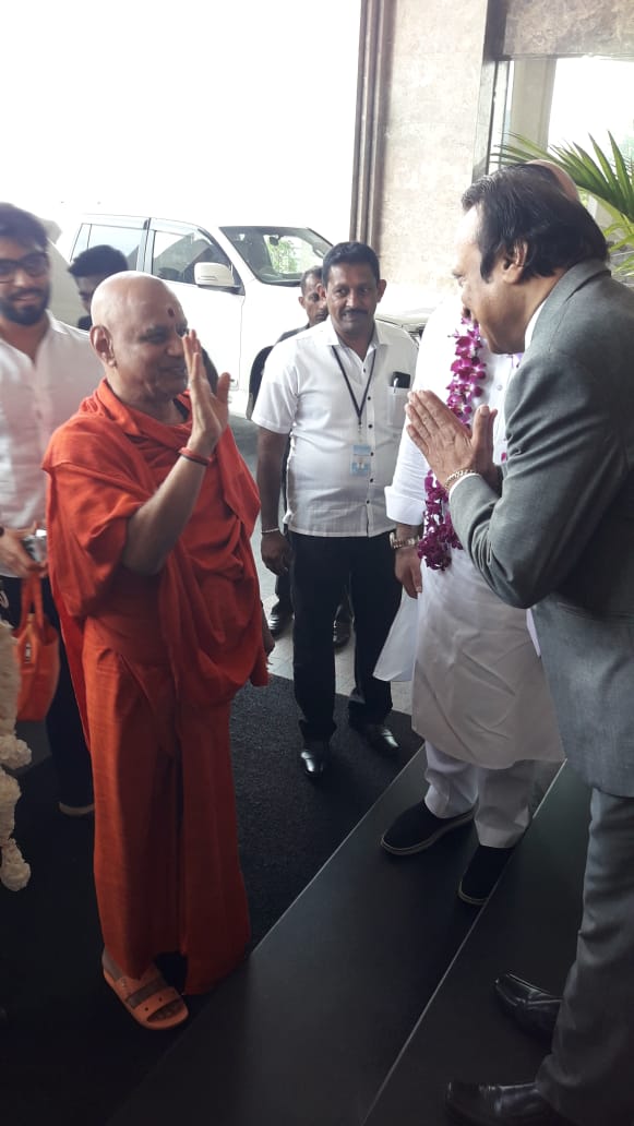 The Grand Kandyan Welcomes Swami Govind Dev Giri Maharaj